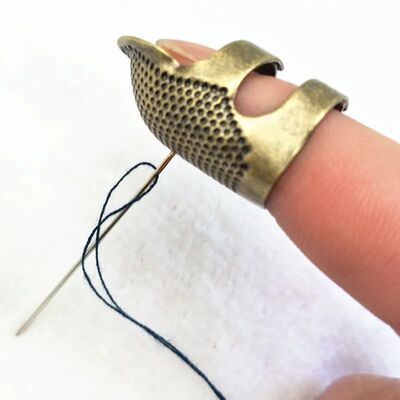 1PCS Retro Finger Protector Antique Thimble Ring Handworking
