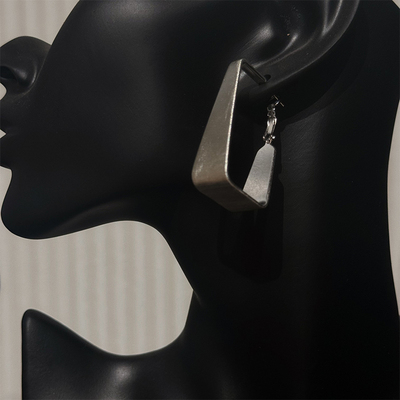 Dan Dan 银色高级感冷淡风耳环女