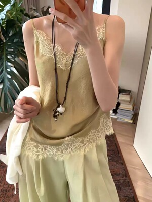 QUEENIE2026夏新款 100%醋酸法式氛围感蕾丝花边拼接V领吊带背心