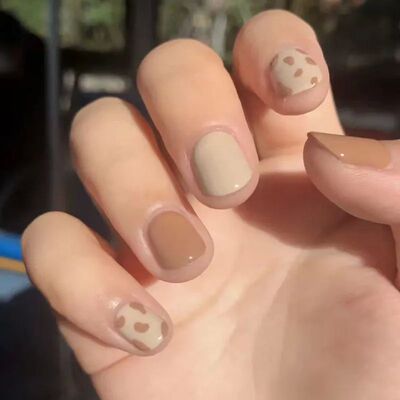 24pcs Chocolate Cream Short Coffin Fake Nails With Glue Fini