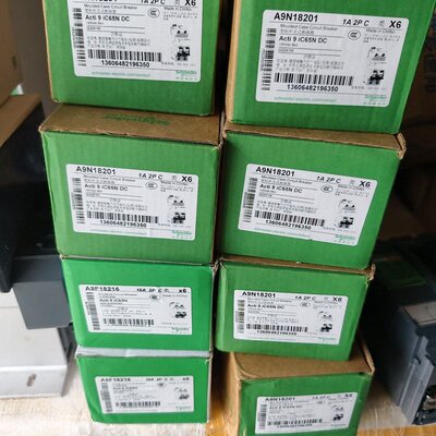 施耐德Acti 9 iC65N DC小型断路器，1A 2P--议价商品