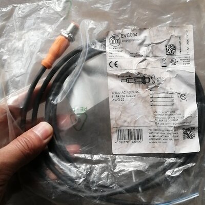 全新原装IFM易福门连接线EVC094 ，数量7条，单价60--议价商品