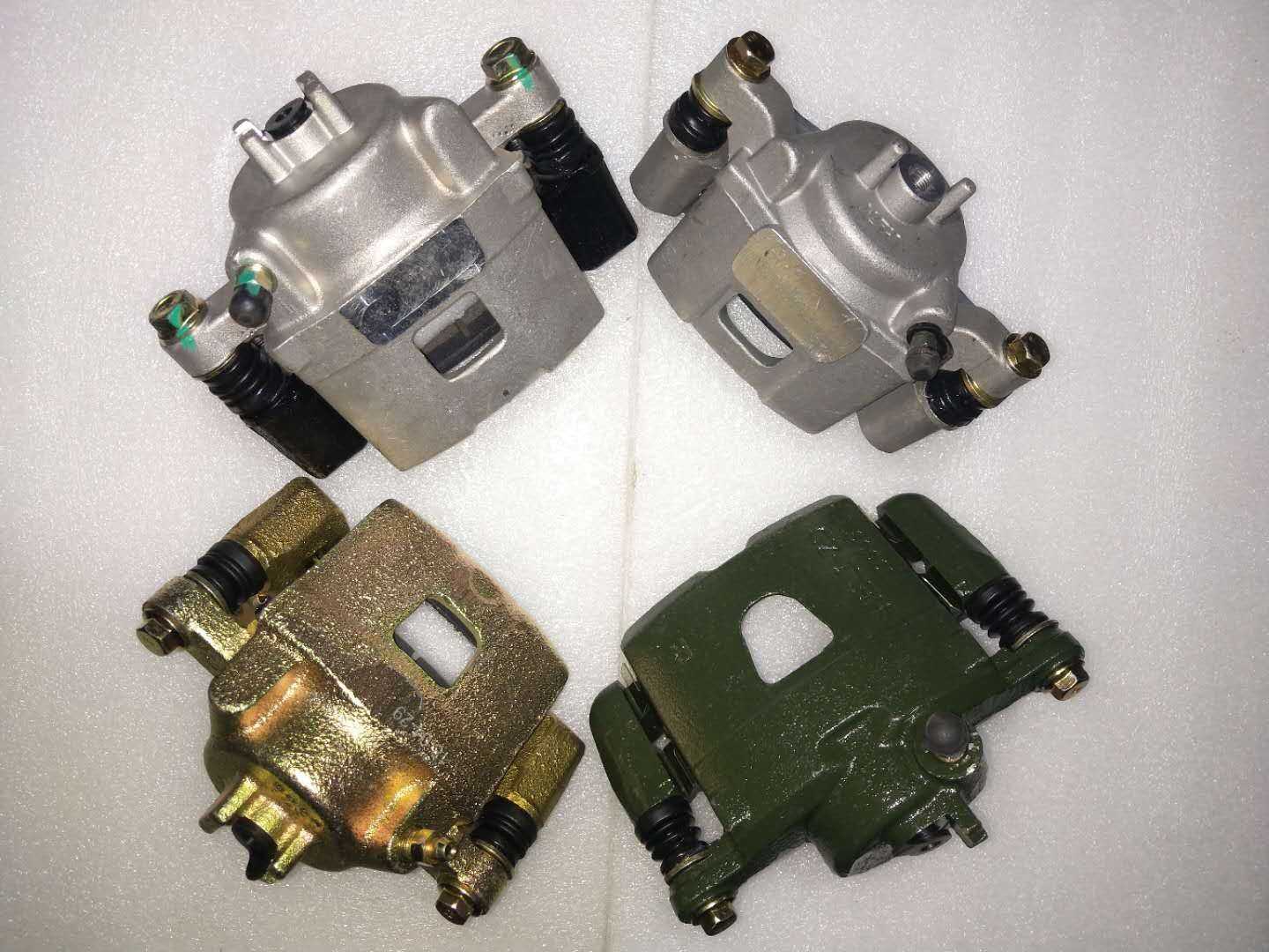 宝雅雅贝电动汽车配件宝雅雅贝童年奔奔款电刹车分泵制动钳刹车片