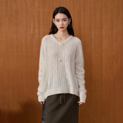 CLMX 亲柔软糯松弛感羊绒羊毛纱针织经典V领落肩宽松套头绞花毛衣