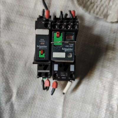 议价-施耐德继电器 RXM 230VAC 带底座 RXZE2S11-可维修