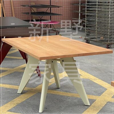 简约创意家用餐桌北欧小户型书桌办公桌vitra复古原木色电脑桌子