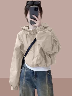 卡其色连帽外套女士初秋新款小个子时尚洋气宽松抽绳收腰短款夹克
