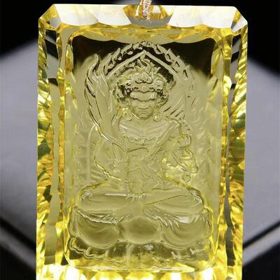 天然巴西黄水晶千禧面雕刻不动明王菩萨吊坠钻石切工一流114.3g即