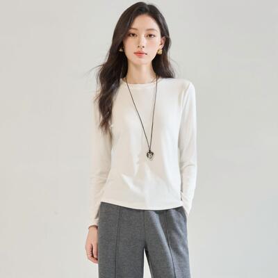 26春季白色简约正肩圆领长袖T恤女百搭软糯针织打底衫上衣25612