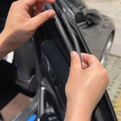 奥迪A6L后门上端C柱密封A柱密封加固加装隔音防水防尘防风密封C柱