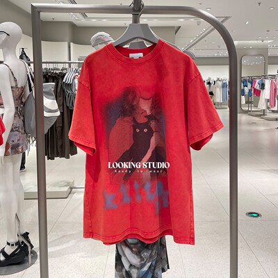 UR&DC2025夏季新款美式复古做旧撞色印花棉质大红色圆领短袖T恤女