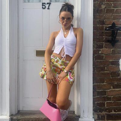 Outerwear backless interior with base black collar