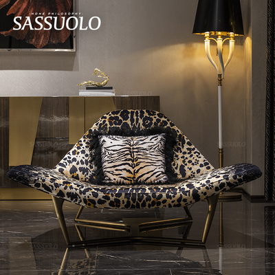 翅膀萨索罗金属脚轻奢单椅