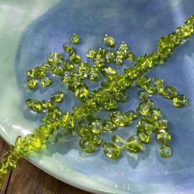 橄榄绿烤色K9玻璃5*8mm有孔碎石串珠diy手工串珠饰品配件材料X23