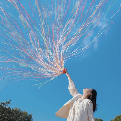 手抛彩带结婚接亲婚礼庆祝