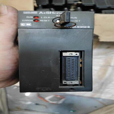 三菱A2SHCPU CPU模块，原装拆机，功能完好。型号A2