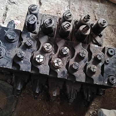 议价HVSP12-05P220/LAXV00-S 液压阀组 LG工业工控液压配件维修