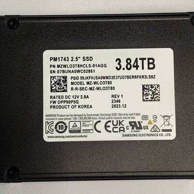 PM1743 3.84T U2 NVME GEN5 MZ-WLO3T80 MZWLO3T8HCLS-01AGG议价