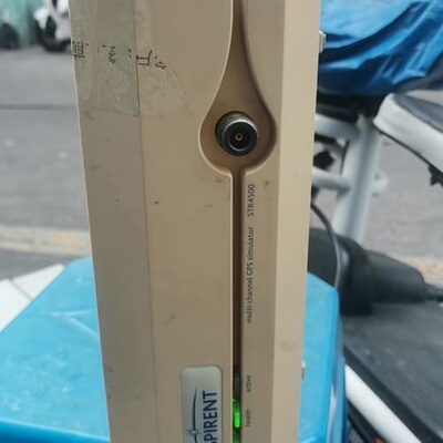 议价STR4500思博伦GPS信号发生器 成色如图所示 开机通电