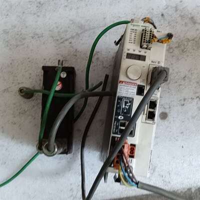 {议价}伺服驱动器LXM32MD12N4，件，成色如图，