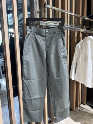 Karl Lagerfeld 26春夏新款 男士时尚口袋刺绣休闲裤1K1G10402094