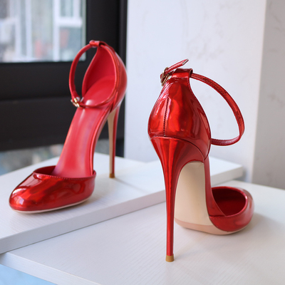 大红色镭射圆头一字带高跟鞋凉鞋