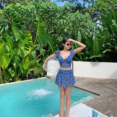 RetrobluefloralVneckswimsuitw