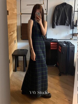 百搭显瘦无袖背心连衣裙