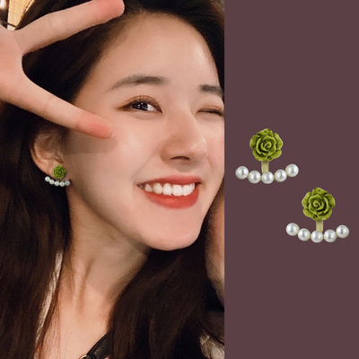 甜美绿色花朵珍珠耳钉设计感