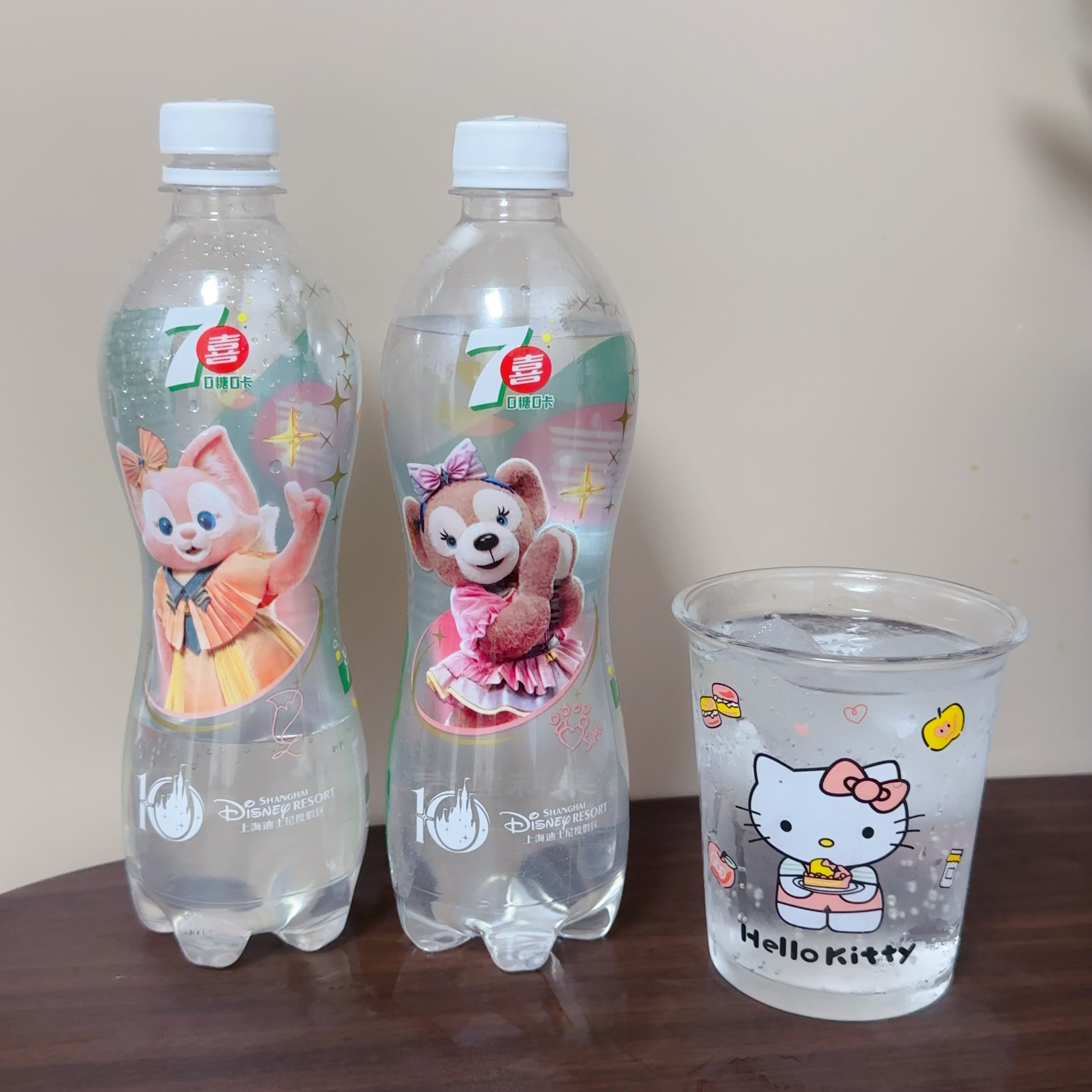 巨爱711联名款七喜气泡水上海乐园限定好喝0糖0卡冰爽气泡饮收藏