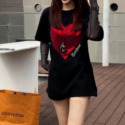 黑色爱心烫钻假两件短袖T恤女