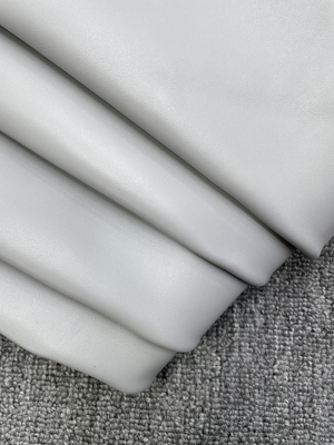 H594厚度1.4mm进口牛皮浅灰色平纹牛皮手感微挺