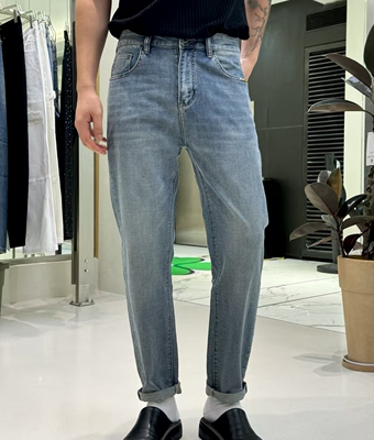 艾度9701夏季新款标准常规款男士牛仔裤小脚裤显瘦长裤潮牌修身