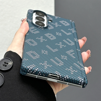 适用三星zfold6手机壳zfold5折叠屏w24/w26/w25/w23心系天下全包防摔6新款碳纤维条纹磁吸双中轴铰链后壳男7