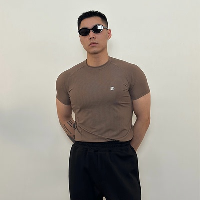 Roast lucky25款夏季弹力训练速干短袖修身男款健身冰凉感运动T恤