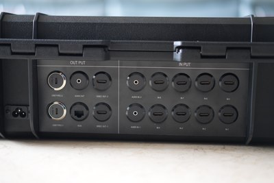 21寸BMD便携ATEM导播台显示器机箱主备电源会议教学赛事视频直播