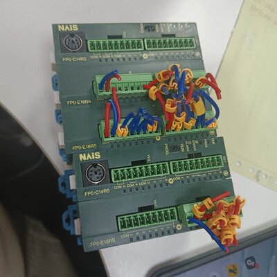 松下AFP03323 FP0-E16RS有3台，--议价商品