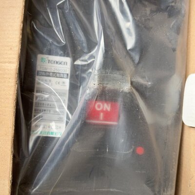 议价TGM塑料外壳式断路器TGM10-250/330TGM10250/330TGM10-250330