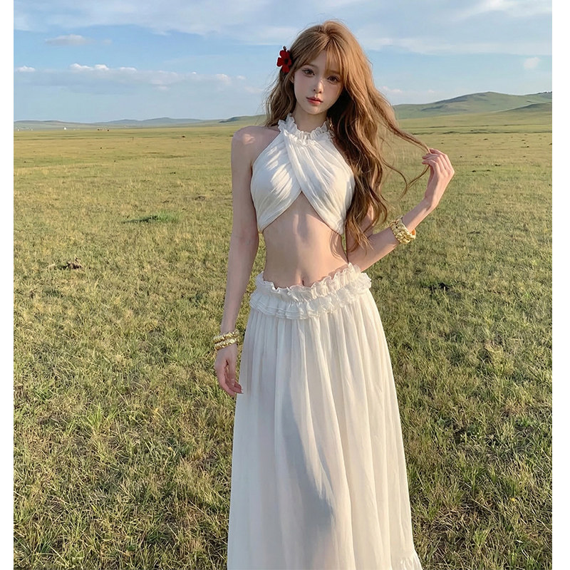 白色挂脖露腰分体裙套装女夏草原海边度假风仙气长裙两件套
