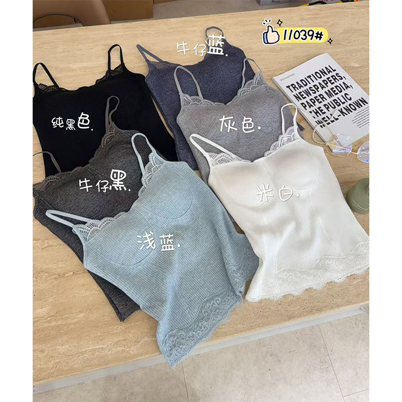 独特精致蕾丝纯色带胸垫吊带背心女2026超火内搭外穿露背无袖上衣