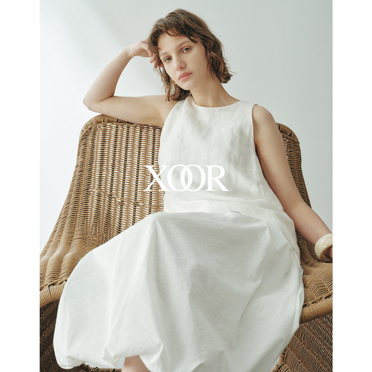 XOOR蕾丝镂空美背无袖上衣 2026 夏女度假亚麻混纺不规则下摆小衫