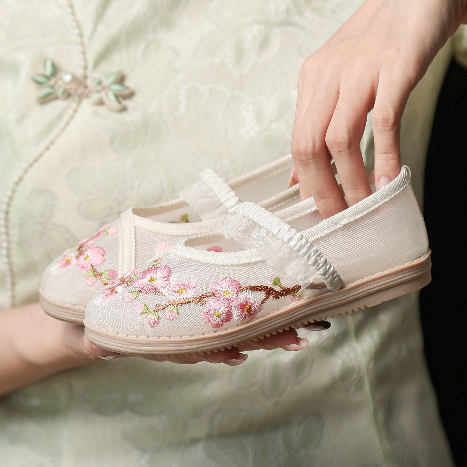 汉服鞋子女童古风儿童绣花鞋刺绣布鞋古装小公主国风凉鞋夏季网面