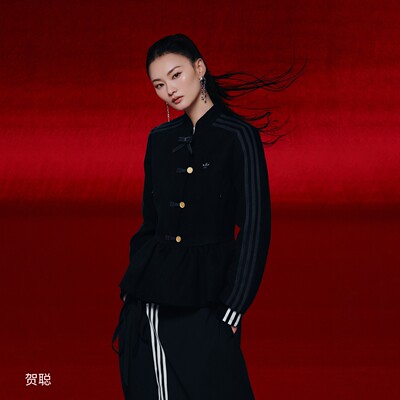 阿迪达斯三叶草马年新年女子运动休闲新中式花苞夹克外套KR5068