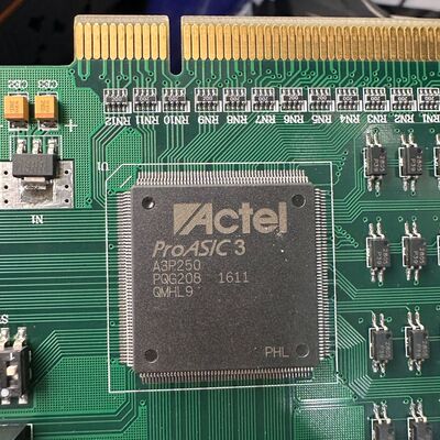 Actel ProASIC3 A3P250 PQG208 Q