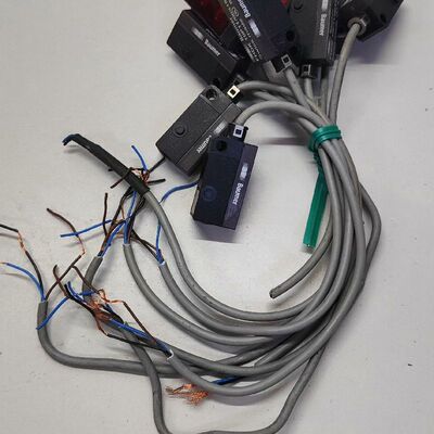 瑞士堡盟FHDK 10P11/003151光电传感器 9个现