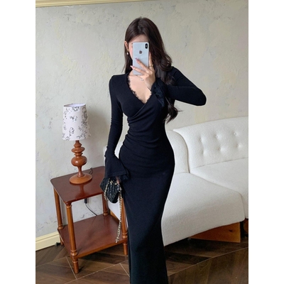 法式V领气质修身掐腰内搭黑色连衣裙子女秋季2026新款包臀鱼尾裙