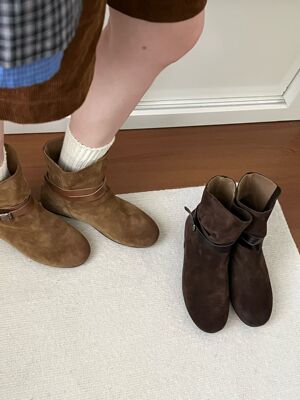 gelly秋冬新款复古磨砂牛皮圆头低跟皮带扣短靴慵懒风堆堆靴女