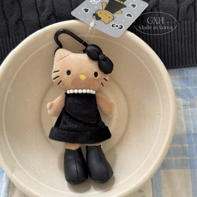 大长腿黑色小香HelloKitty挂件