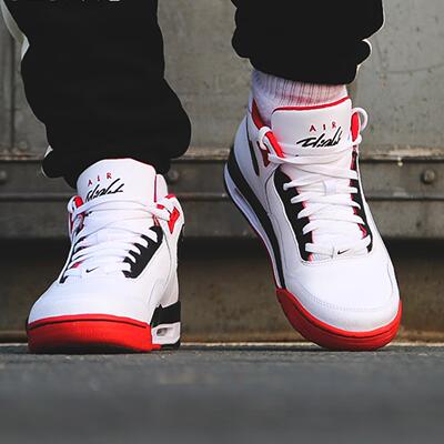 耐克男鞋FLIGHTEACY气垫