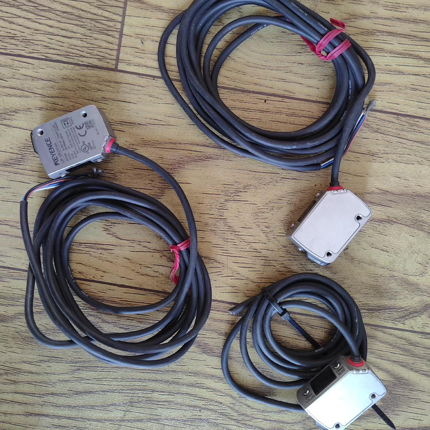 LR-ZB250AN 激光传感器 工业工控光电检测器件议价维修
